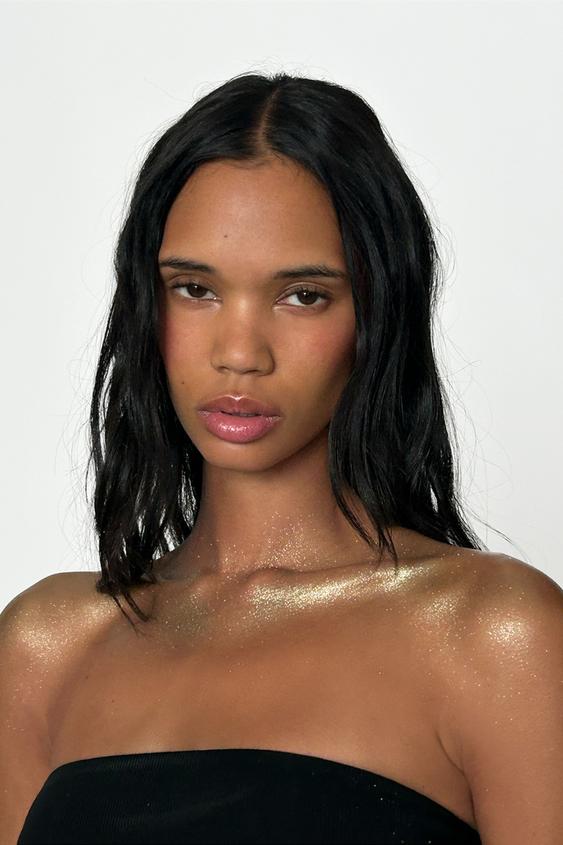 ZARA GOLDEN DECADE BODY GLITTER SPRAY - TINTED LEATHER | ZARA Georgia