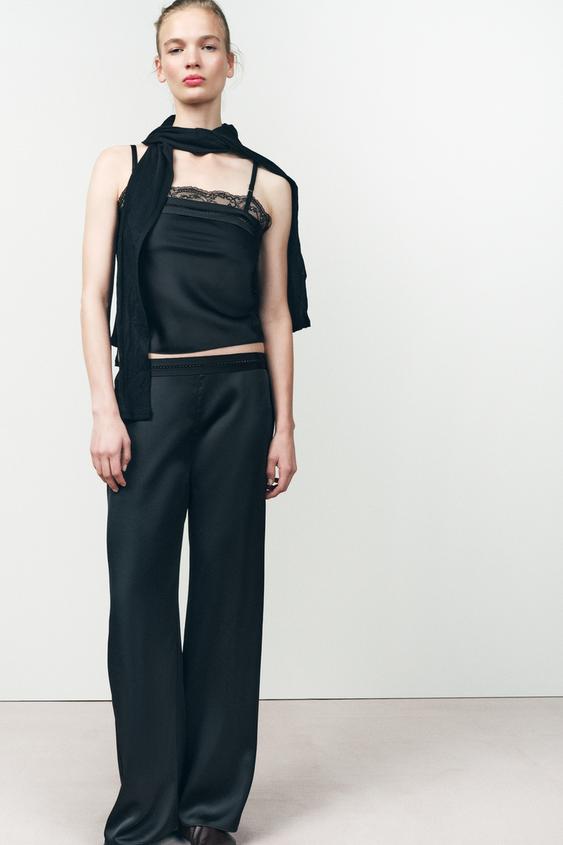 TOP SATIN RENDA PANEL - Hitam | ZARA Indonesia