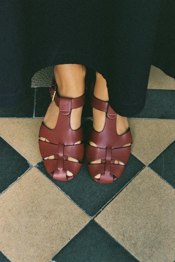 CHAUSSURES STYLE PLAGE PLATES - Rouge | ZARA France