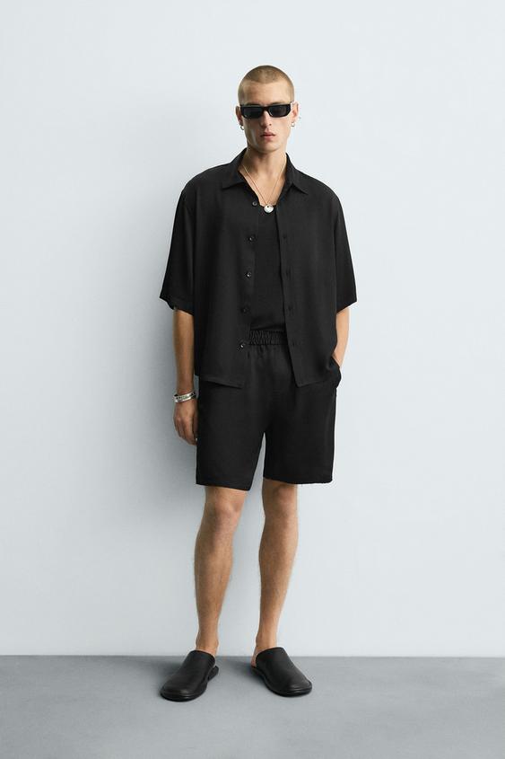 サテン リラックスフィット シャツ - ブラック | ZARA Japan / 日本
