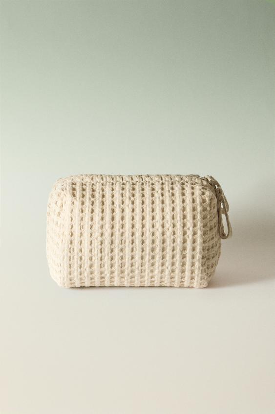 WAFFLE-TEXTURE FABRIC TOILETRY BAG - Off White | ZARA United States