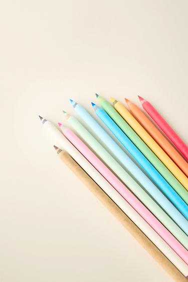 LOT DE DIX CRAYONS DE COULEUR CREATED BY CARAMEL LONDON X ZARA ...
