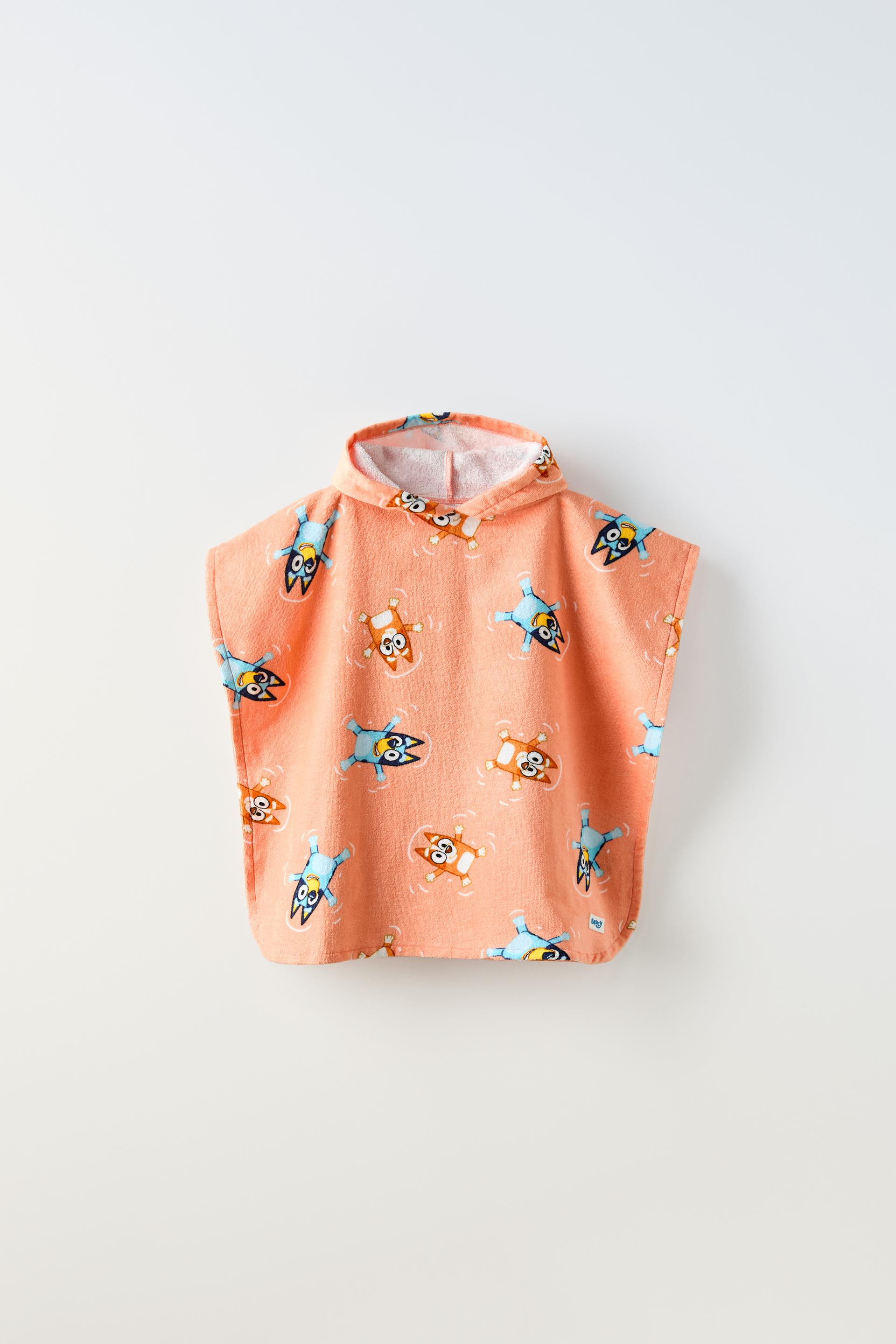 PONCHO EN TISSU ÉPONGE BLUEY © LUDO STUDIO - Mandarine | ZARA Suisse ...