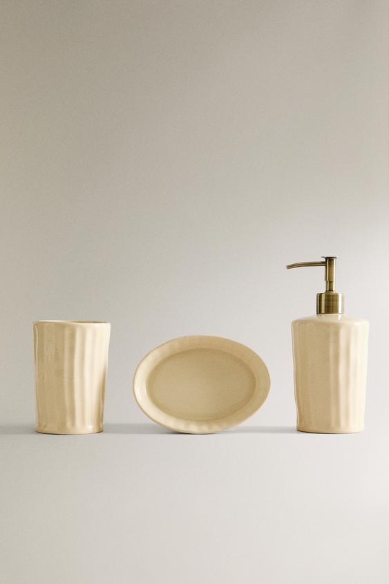 ENSEMBLE D'ACCESSOIRES DE SALLE DE BAIN EN GRÈS RELIEF | ZARA France