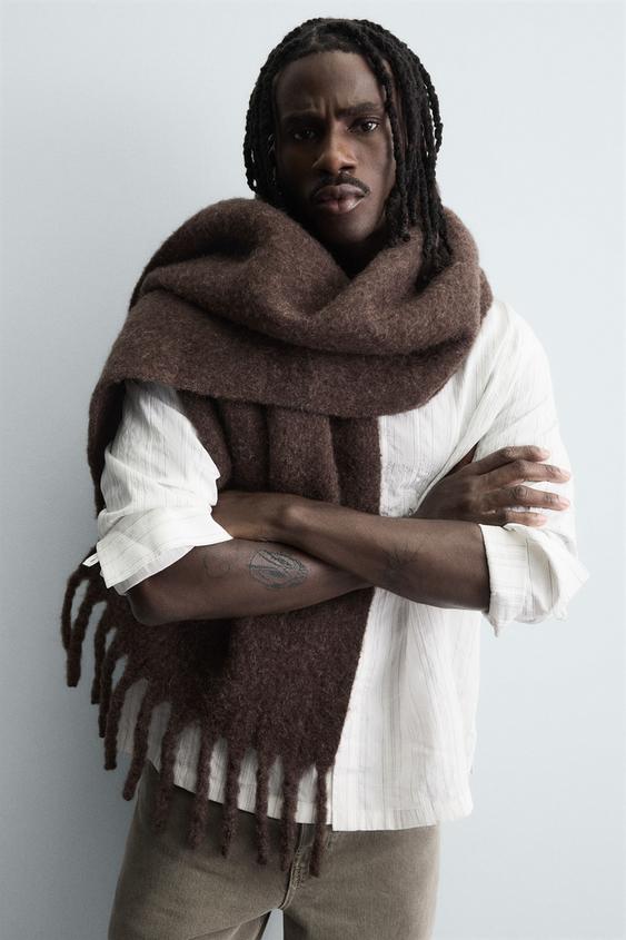 BRUSHED TEXTURE FRINGED SCARF - Brown | ZARA Canada