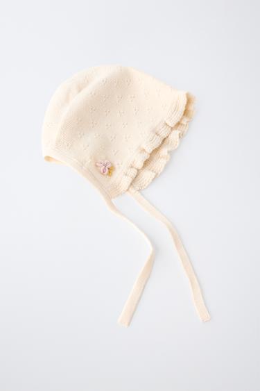 BONNET EN MAILLE FLEUR BRODÉE - Écru | ZARA France