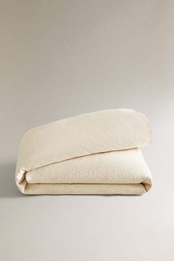 CASHMERE EFFECT BEDSPREAD - Oyster-white | ZARA Ireland