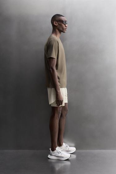 T-SHIRT TECHNIQUE STRUCTURÉ COLOR BLOCK - Vert moyen | ZARA France