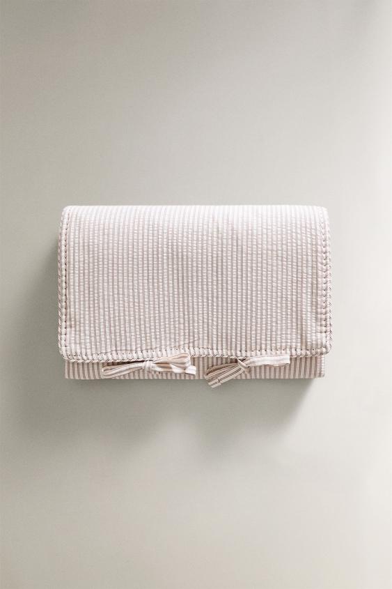 CHILDREN’S STRIPED CHECK CHANGING MAT - Oyster-white | ZARA Mexico