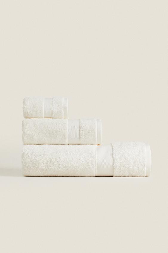 PREMIUM COTTON BATH TOWEL (600 GxM²) - Ivory | ZARA Canada