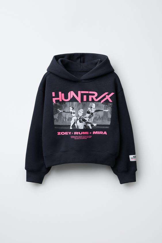 ΦΟΥΤΕΡ ΜΕ ΚΟΥΚΟΥΛΑ ΚΑΙ ΣΤΑΜΠΑ KPOP DEMON HUNTERS™ NETFLIX © - Γκρι ...