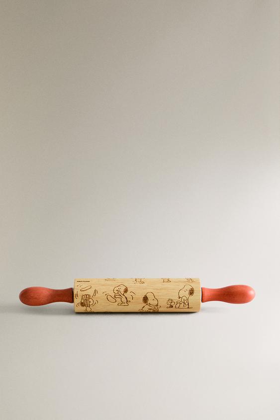 DETSKÝ VZOROVANÝ DREVENÝ VALČEK S MOTÍVOM PEANUTS™ - hnedá | ZARA ...