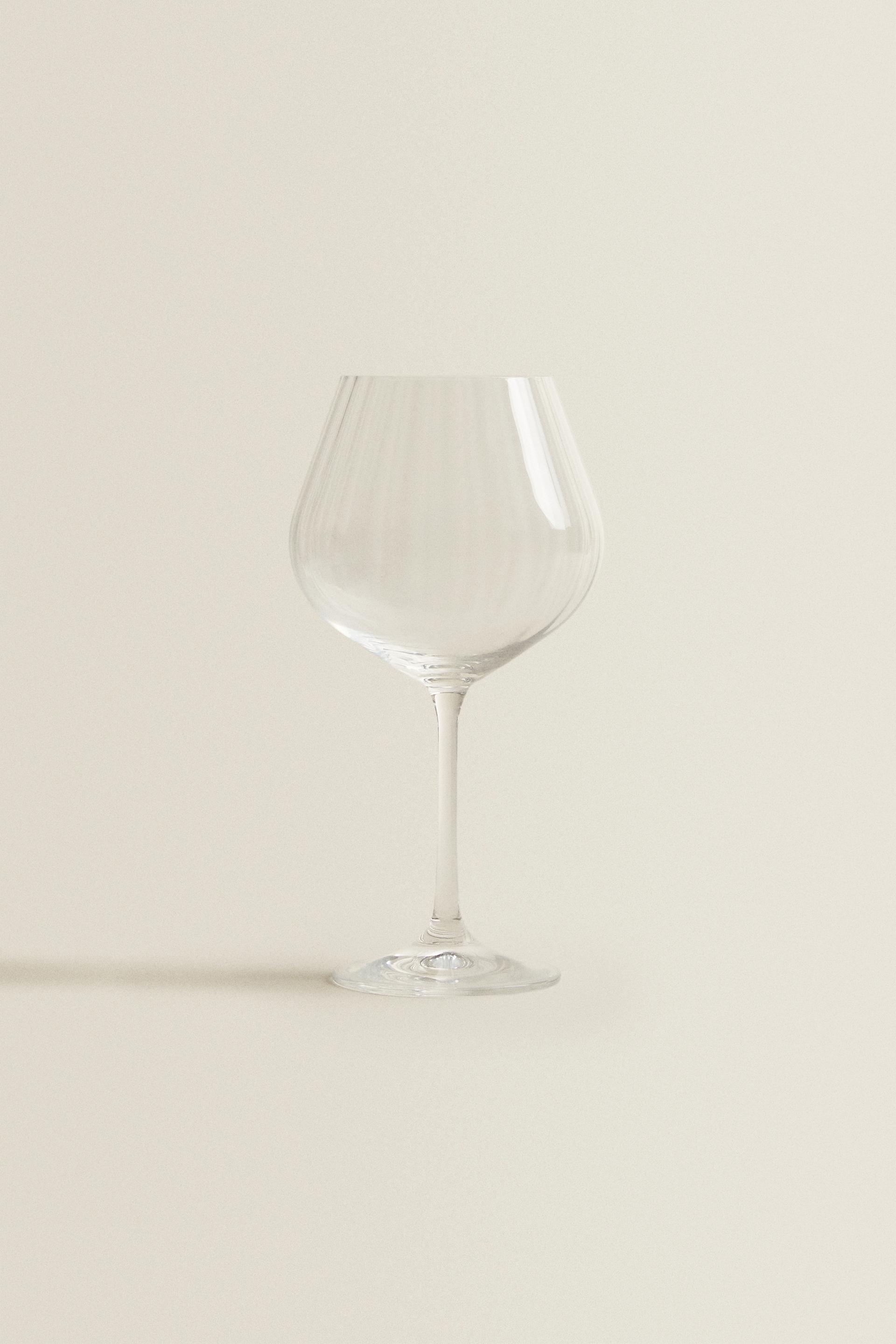 DALGALI GÖRÜNÜMLÜ BOHEMIA CRYSTAL ŞARAP KADEHİ | ZARA Türkiye / Turkey