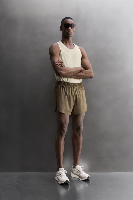 SHORT DE RUNNING LÉGER 3" - Vert moyen | ZARA France