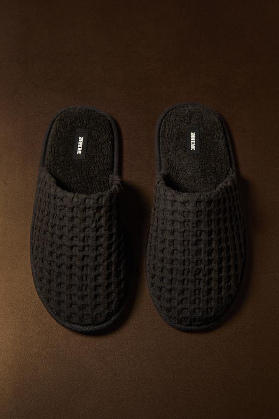 WAFFLE-KNIT SLIPPERS - Black | ZARA United States