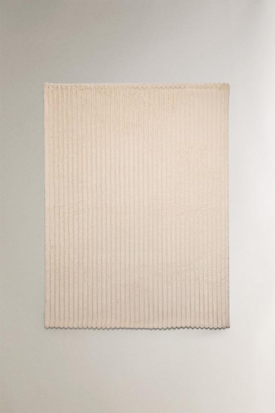 TEXTURED FAUX FUR THROW - Beige | ZARA United Kingdom