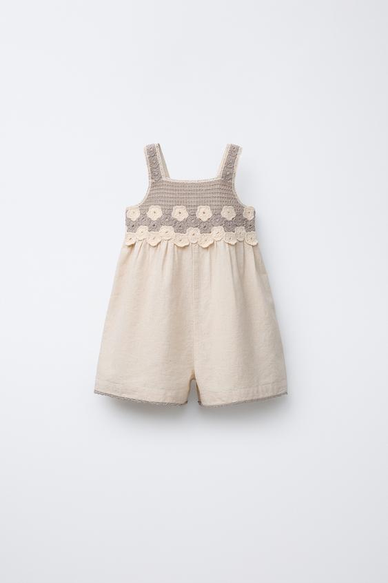 MACACÃO COM FLORES EM CROCHÊ - Cru | ZARA Brasil