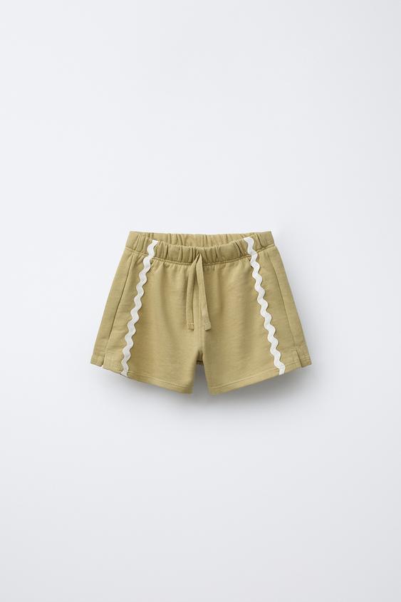 BERMUDA EN MOLLETON ONDULINE - Vert huile | ZARA Canada