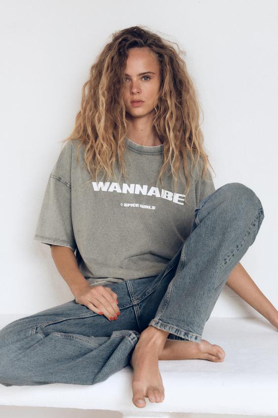 T-SHIRT IN VERWASSEN LOOK MET PRINT ©SPICE GIRLS - Grijs | ZARA ...