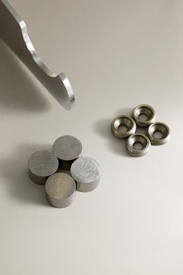 SUPPORT ACIER MURAL POIDS - Acier | ZARA France