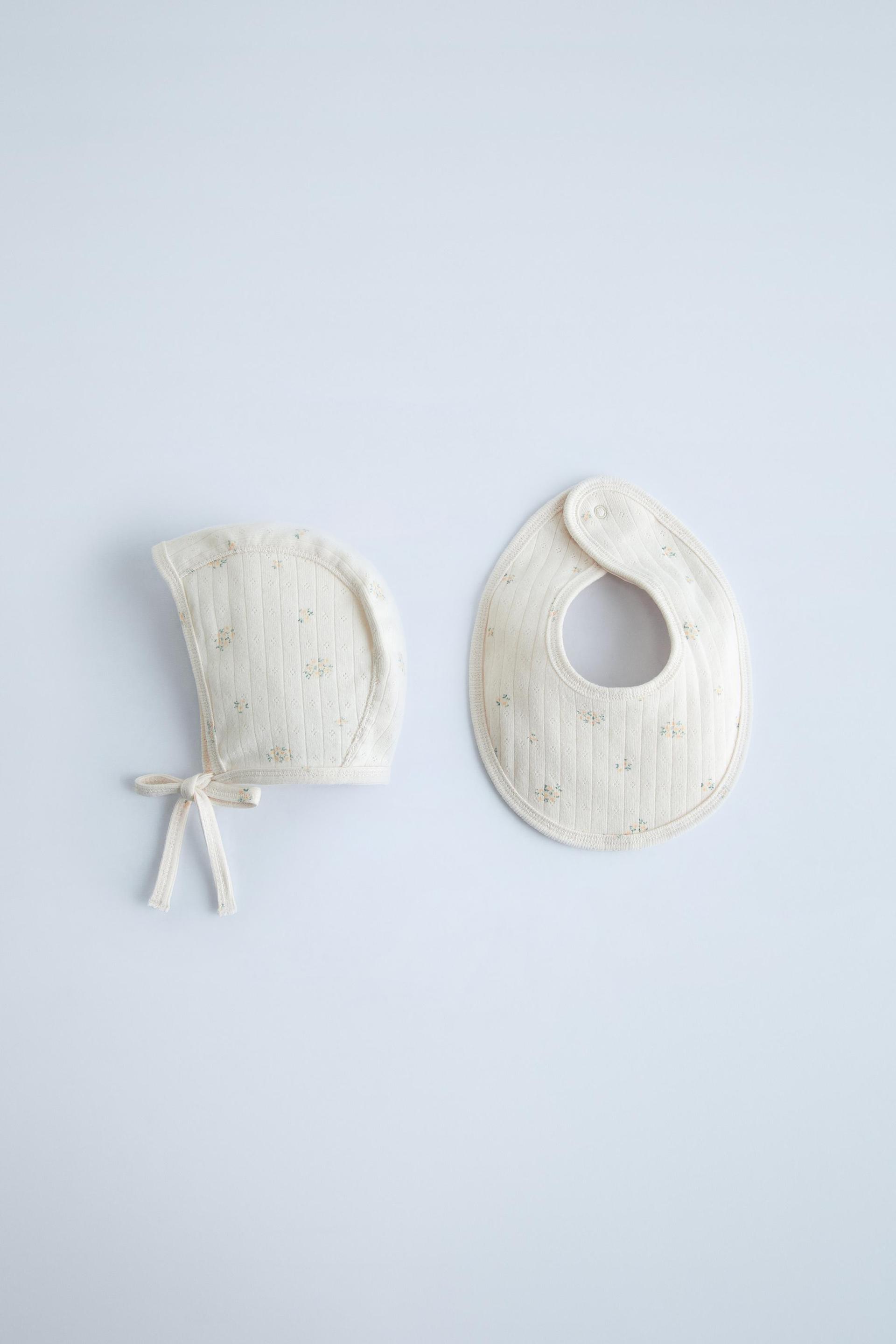 KOMPLET CZAPKI TYPU KAPTUREK I ŚLINIAKA Z DZIANINY WYKONANEJ ŚCIEGIEM ...