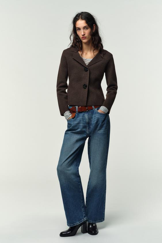 SACOU DIN TRICOT CU NASTURI TIP BIJUTERIE - Maro | ZARA România