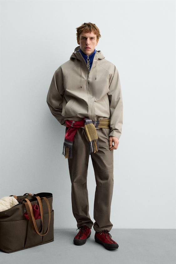 PANTALÓN TÉCNICO SHELL AARON LEVINE X ZARA - Verde oscuro | ZARA España