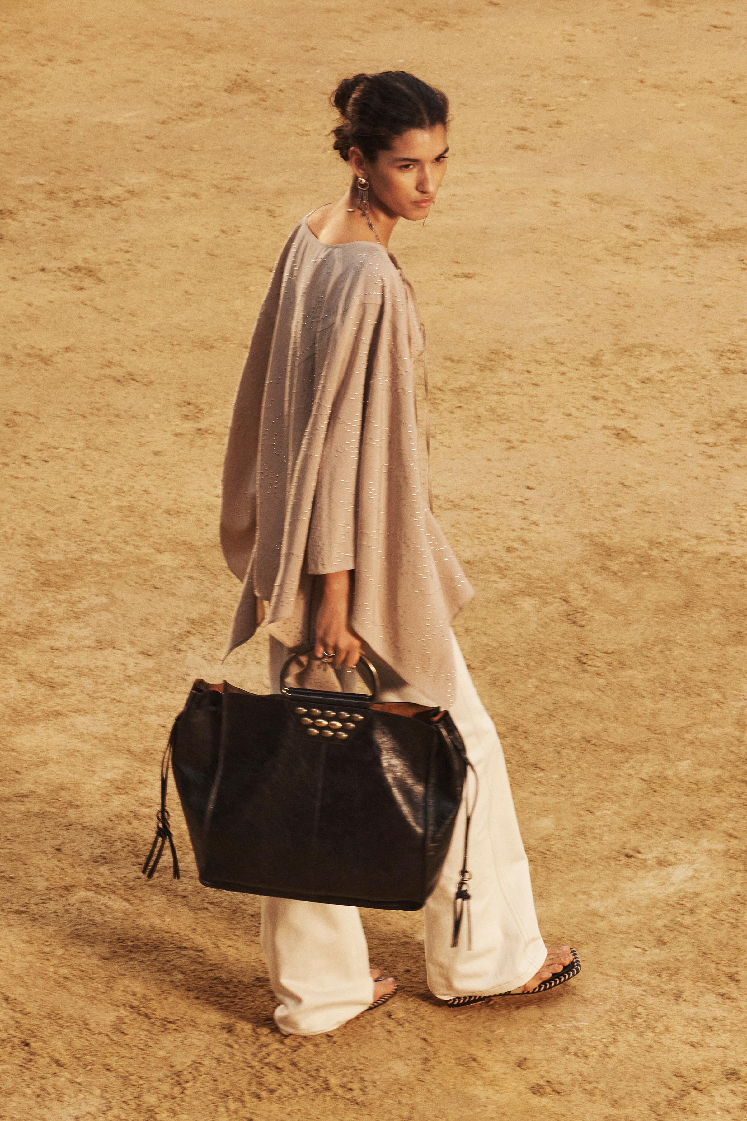 LEATHER STUDDED CITY BAG LIMITED EDITION - Black | ZARA LEATHER STUDDED CITY BAG LIMITED EDITION - Black | ZARA