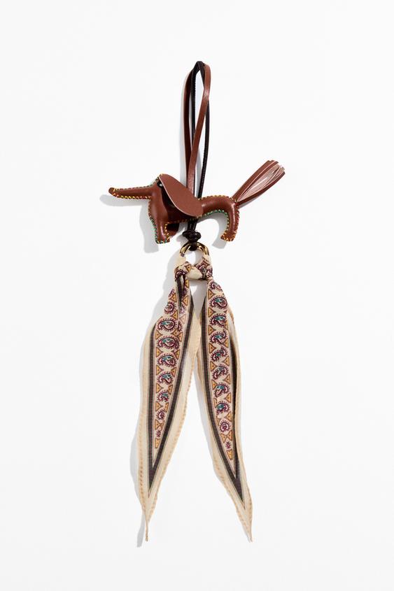 PACK OF 2 KEY RINGS WITH DOG AND SCARF - Mid-camel | ZARA Turkey