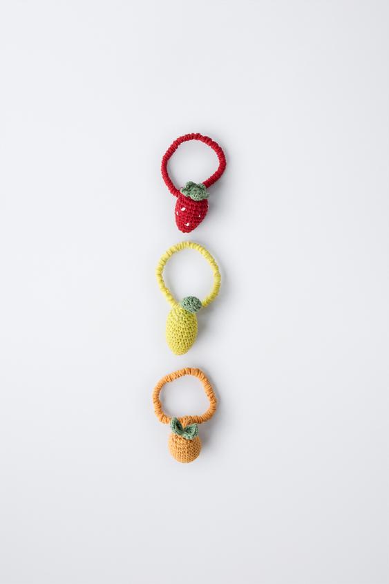 THREE-PACK OF CROCHET FRUIT SCRUNCHIES - Red | ZARA Canada