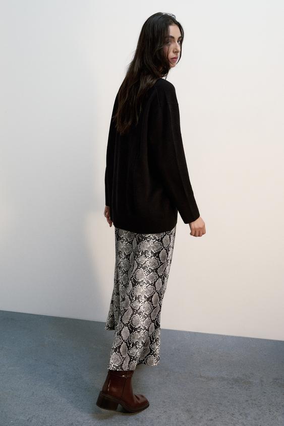 JUPE MIDI SATINÉE À IMPRIMÉ ANIMALIER - Serpent | ZARA Canada