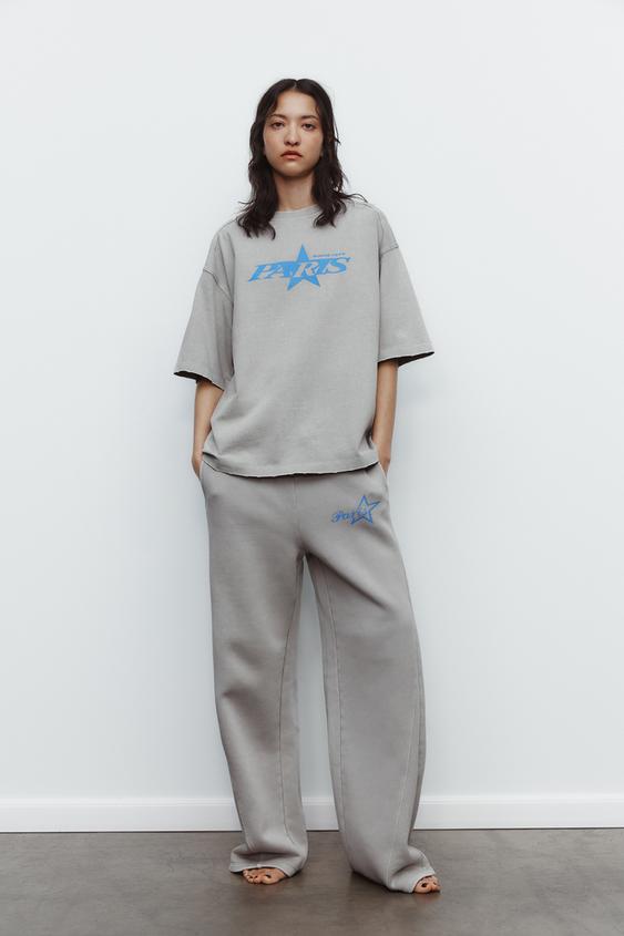 ИЗБЛЕДНЯЛА ТЕНИСКА С НАДПИС - Сив | ZARA България / Bulgaria