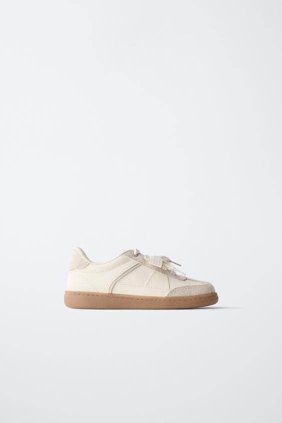 SNEAKER ΜΕ ΛΕΠΤΟΜΕΡΕΙΑ ΦΙΟΓΚΟ - Λευκό | ZARA Greece / Ελλαδα