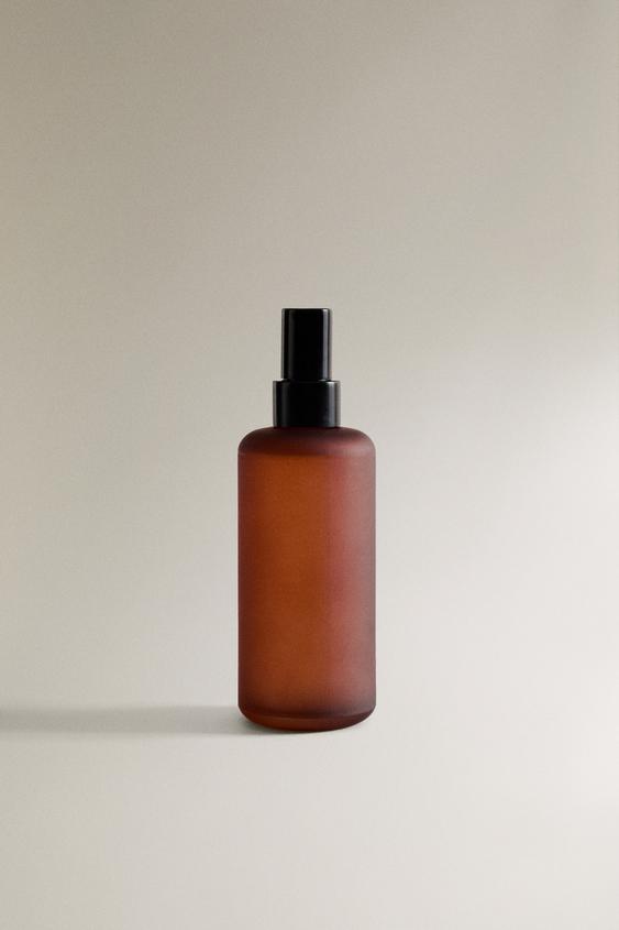 (200 ML) PEAR & TONKA KUMAŞ PARFÜMÜ - MEYVEMSİ | ZARA Türkiye / Turkey