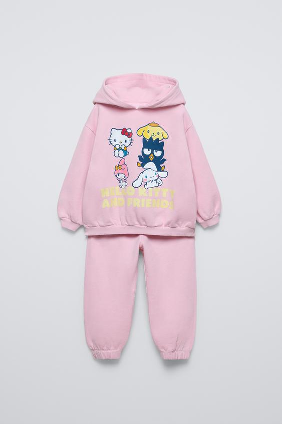 COMPLEU FORMAT DIN HANORAC ȘI PANTALONI JOGGER CU HELLO KITTY AND ...