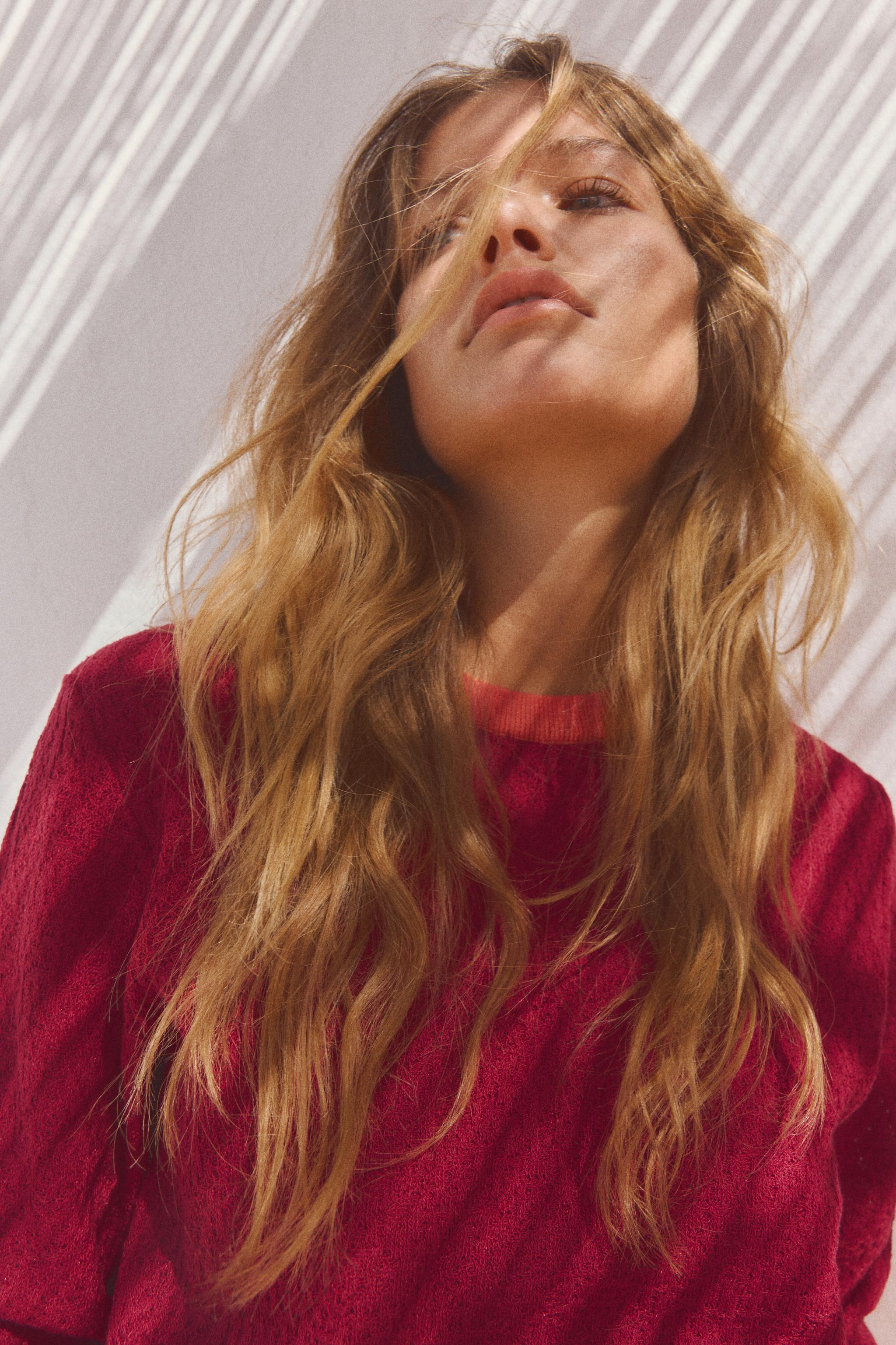 カラーブロックニットセーター - レッド/オレンジ | ZARA Japan カラーブロックニットセーター - レッド/オレンジ | ZARA Japan