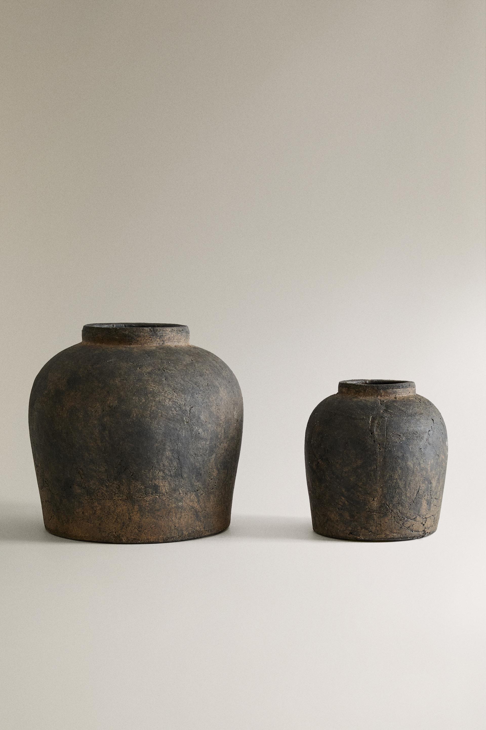 DISTRESSED TEXTURE CERAMIC VASE - Black | ZARA Ireland