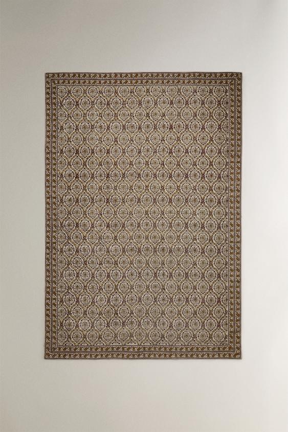 TEPPICH AUS BAUMWOLLE MIT PAISLEY-PRINT - Burgundrot | ZARA Deutschland ...