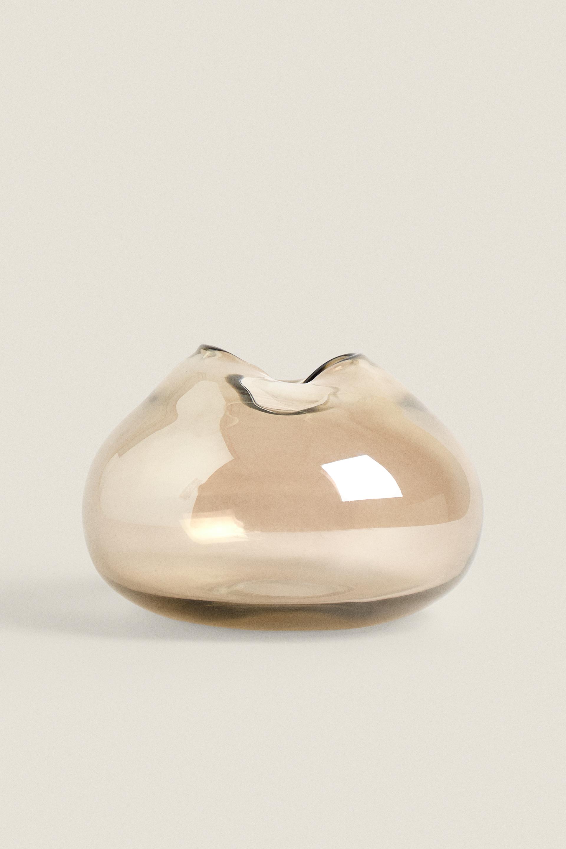 LOW SHINY GLASS VASE - Golden | ZARA United States