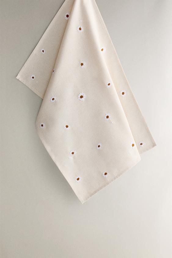 DAISY COTTON KITCHEN TOWEL - Ecru | ZARA Canada