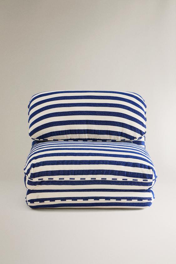 STRIPED FOLDING LOUNGE CHAIR - Ecru / Blue | ZARA Canada