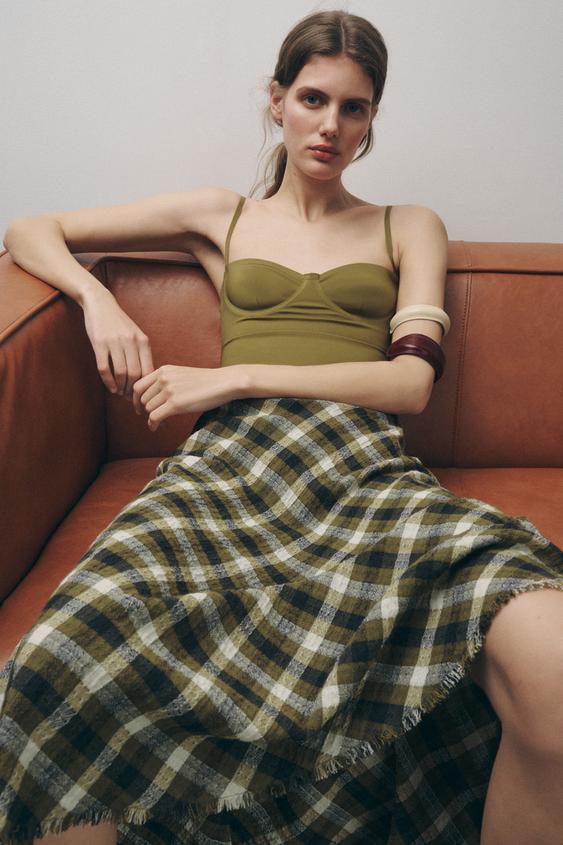 FALDA MIDI CUADROS ZW COLLECTION - Khaki | ZARA España
