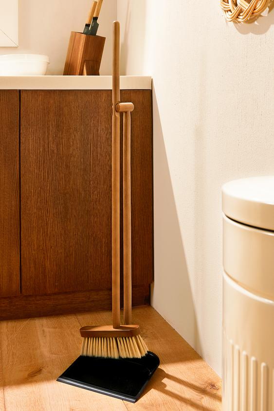 WOODEN DUSTPAN AND BRUSH SET | ZARA United Kingdom WOODEN DUSTPAN AND BRUSH SET | ZARA United Kingdom